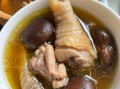 土鸡炖香菇汤的做法窍门_怎样炖出奶白色浓汤