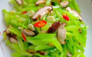 西芹和什么搭配炒最好_西芹炒什么最香 西芹和什么搭配炒最好_西芹炒什么最香