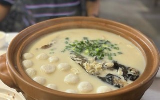 砂锅炖鱼头怎么做_砂锅鱼头汤的家常做法