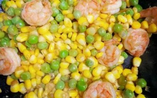 玉米炒虾仁怎么炒才嫩_玉米炒虾仁家常做法