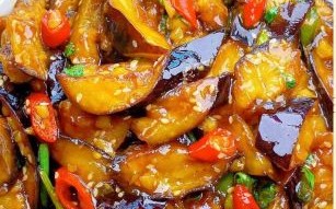 红烧茄子怎么做才好吃_家常红烧茄子做法