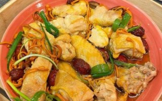 三黄鸡适合炒还是炖_哪种做法更嫩