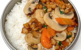 蘑菇胡萝卜怎么炒好吃_蘑菇胡萝卜的做法大全