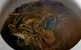 茶树菇乌鸡汤怎么炖好喝_茶树菇乌鸡汤功效与禁忌