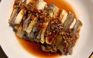 麻汁蒜泥茄子怎么做_麻汁蒜泥茄子热量高吗