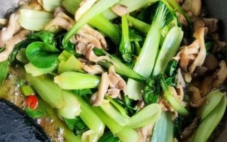 炒蘑菇怎么炒才好吃_炒蘑菇要不要焯水