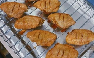烤箱烤鸡翅要多长时间_烤鸡翅用多少温度