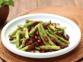 干煸四季豆怎么做_四季豆要不要焯水