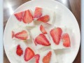 草莓牛奶果冻怎么做_草莓牛奶果冻的做法大全