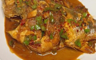 煎鱼怎么不粘锅不掉皮_煎鱼不破皮的技巧