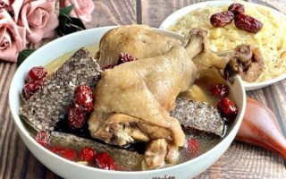 红酒烩鸡怎么做_红酒烩鸡配什么酒