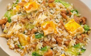 鸡腿炒饭怎么做_鸡腿炒饭家常做法
