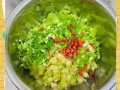 青椒茄子包子怎么做_青椒茄子包子馅调法