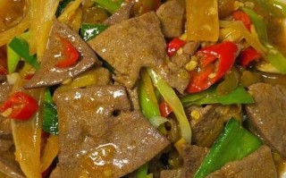 泡椒猪肝怎么炒好吃又嫩_泡椒猪肝嫩滑不腥的秘诀
