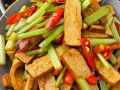 香干炒芹菜降血压吗_香干炒芹菜减肥可以吃吗