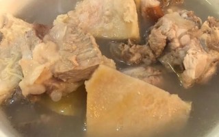 榴莲煲排骨汤的做法_榴莲排骨汤的功效
