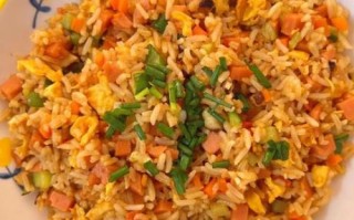 酱油炒饭怎么做_酱油炒饭的正宗做法