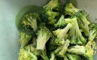 西兰花要不要焯水_西兰花焯水营养流失吗