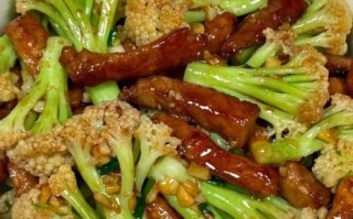菜花炒肉怎么做_菜花炒肉先焯水还是先炒肉