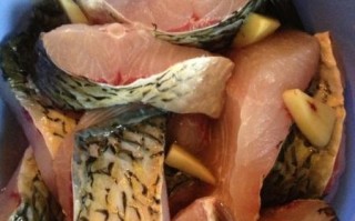 糍粑鱼怎么腌制才入味_糍粑鱼腌制窍门