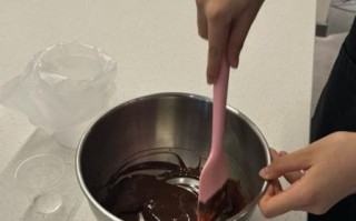 如何制作巧克力_巧克力怎么做才顺滑