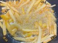 炸土豆条怎么炸才脆_薯条炸多久才金黄