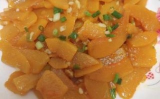 清炒南瓜片怎么炒好吃_清炒南瓜片用焯水吗