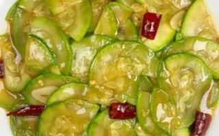 清炒西葫芦怎么炒好吃_清炒西葫芦需要焯水吗