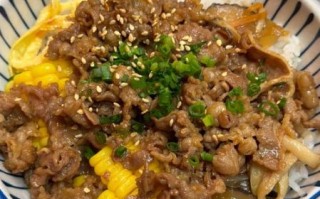 牛肉饭怎么做_日式牛肉饭家常做法