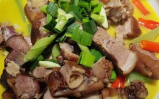 咸猪脚炖什么好吃_咸猪脚炖什么最香