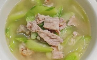 丝瓜肉丝汤怎么做_丝瓜肉丝汤先炒还是先煮