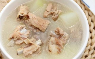 排骨放什么煲汤最补身体_排骨汤放什么食材最滋补