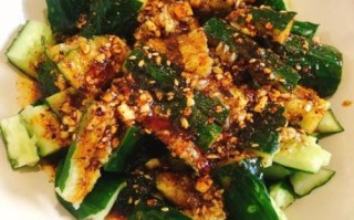 凉拌拍黄瓜怎么做_拍黄瓜要不要焯水