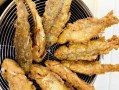 炸鲫鱼怎么做才酥脆_炸鲫鱼用面粉还是淀粉