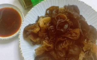 芥末木耳怎么做_芥末木耳热量高吗