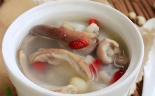 猪肚汤有什么功效_猪肚汤适合什么人喝