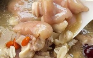 清炖猪蹄汤怎么做_猪蹄汤去腥技巧