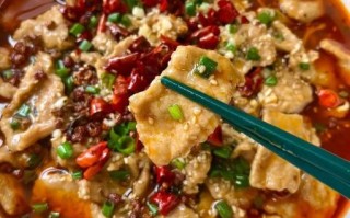 水煮肉片用什么配菜最好吃_正宗水煮肉片打底菜有哪些