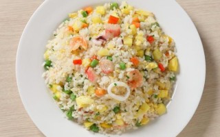 家常炒米饭怎么做_隔夜饭炒多久才香