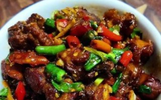 麻辣排骨怎么做_麻辣排骨用焯水吗