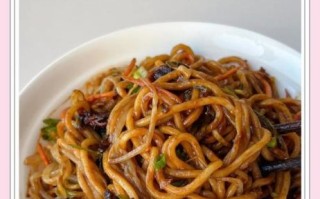 正宗老北京炸酱面怎么做_炸酱面炸酱用干黄酱还是甜面酱