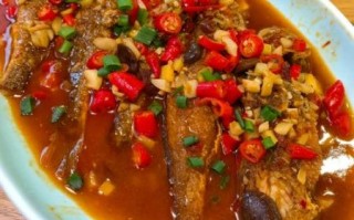 炖小黄鱼的家常做法_怎么炖不腥