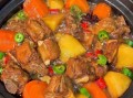 排骨炖土豆怎么做_家常排骨炖土豆步骤