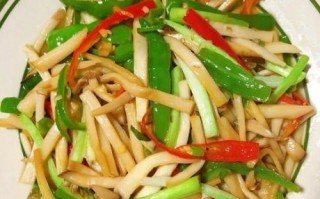 家常炒杏鲍菇怎么做_杏鲍菇炒多久才入味