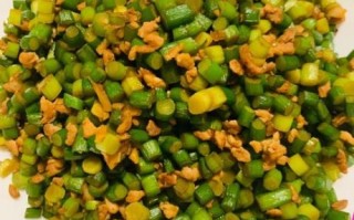 猪肉炒蒜苔怎么炒才好吃_猪肉炒蒜苔的家常做法