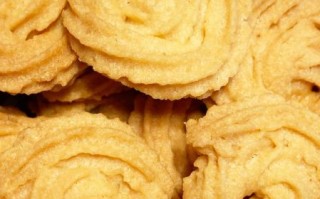 曲奇饼干用什么黄油好_低筋面粉可以替换吗