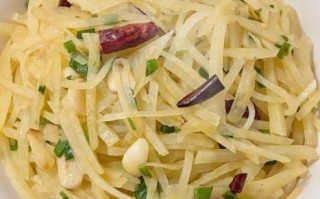土豆丝怎么炒才脆_炒土豆丝要不要焯水