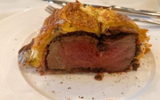 惠灵顿牛排好吃吗_惠灵顿牛排口感怎么样