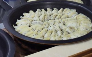 正宗锅贴哪里学_锅贴培训学校哪家好