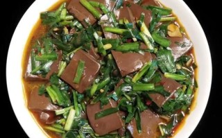 韭菜炒鸭血怎么做_鸭血炒韭菜需要焯水吗